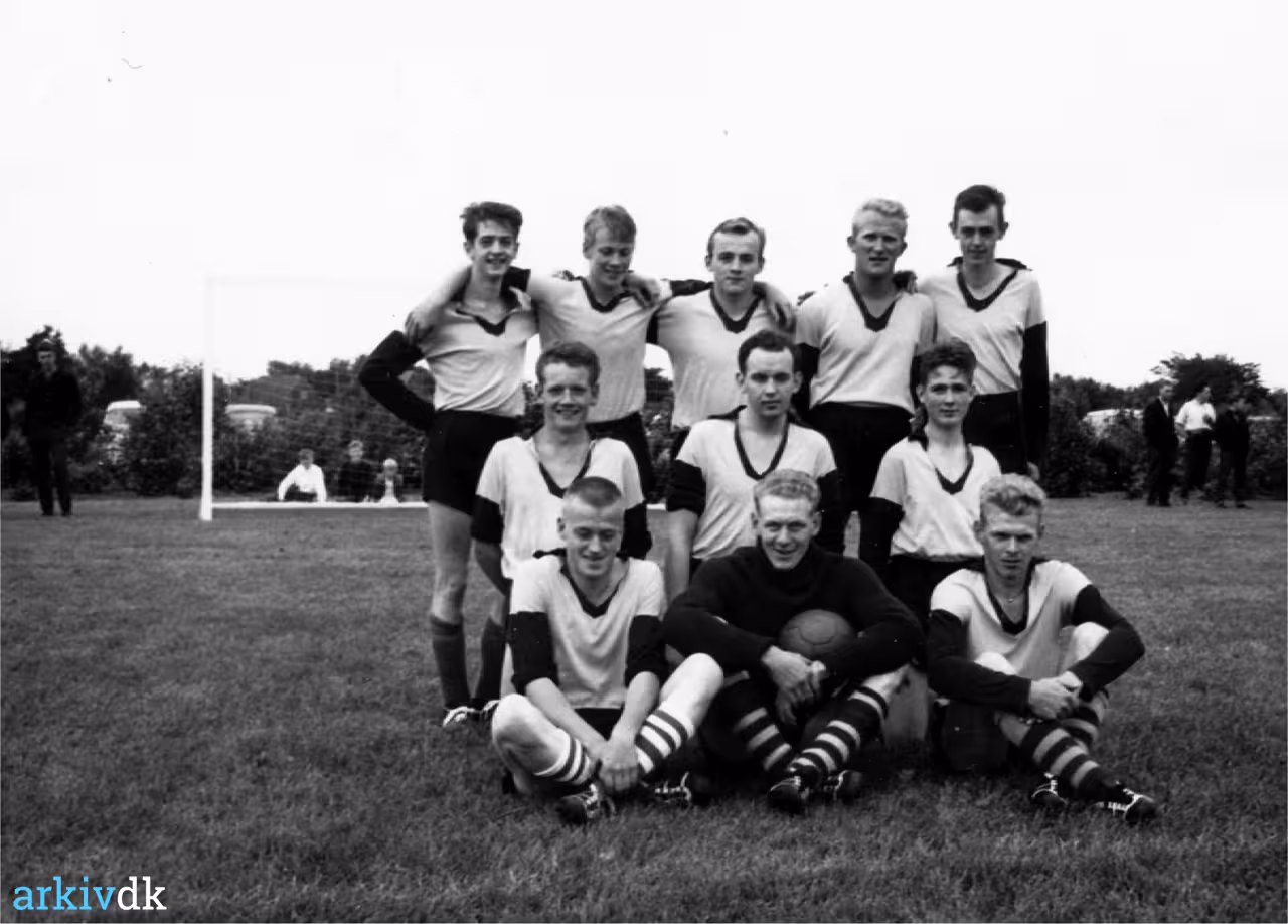 arkiv.dk | Indvielse af Skarrild Stadion, Sdr. Ommevej 2a 26. juli 1964