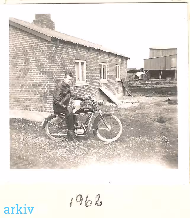 arkiv.dk | Frede Mikkelsen på Knallert