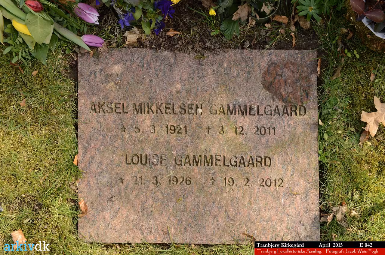 arkiv.dk | Tranbjerg Kirkegård. Gravsten Aksel Mikkelsen Gammelgaard (1921-2011) Louise ...
