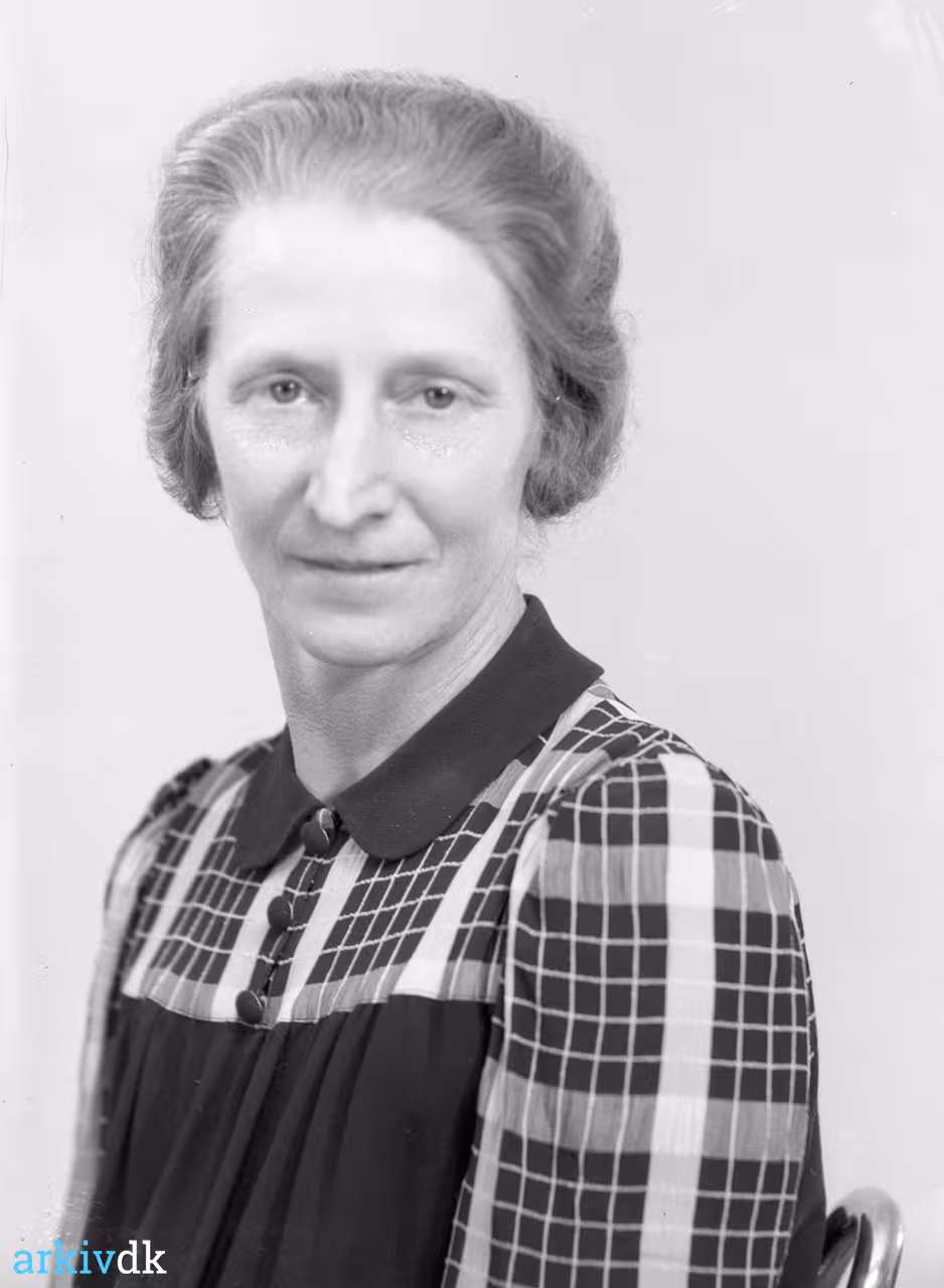 arkiv.dk | Fru gartner Kirstine Christensen, Taastrup, Rønde