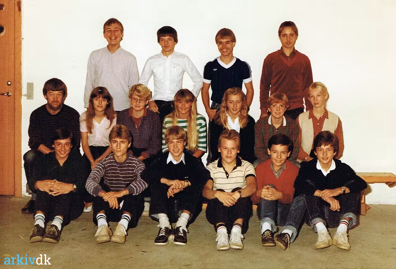 arkiv.dk | Hornslet Skole, klassebillede 9.a 1982/1983.