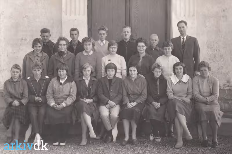 arkiv.dk | Konfirmationshold, Køng Kirke, 4.11.1959