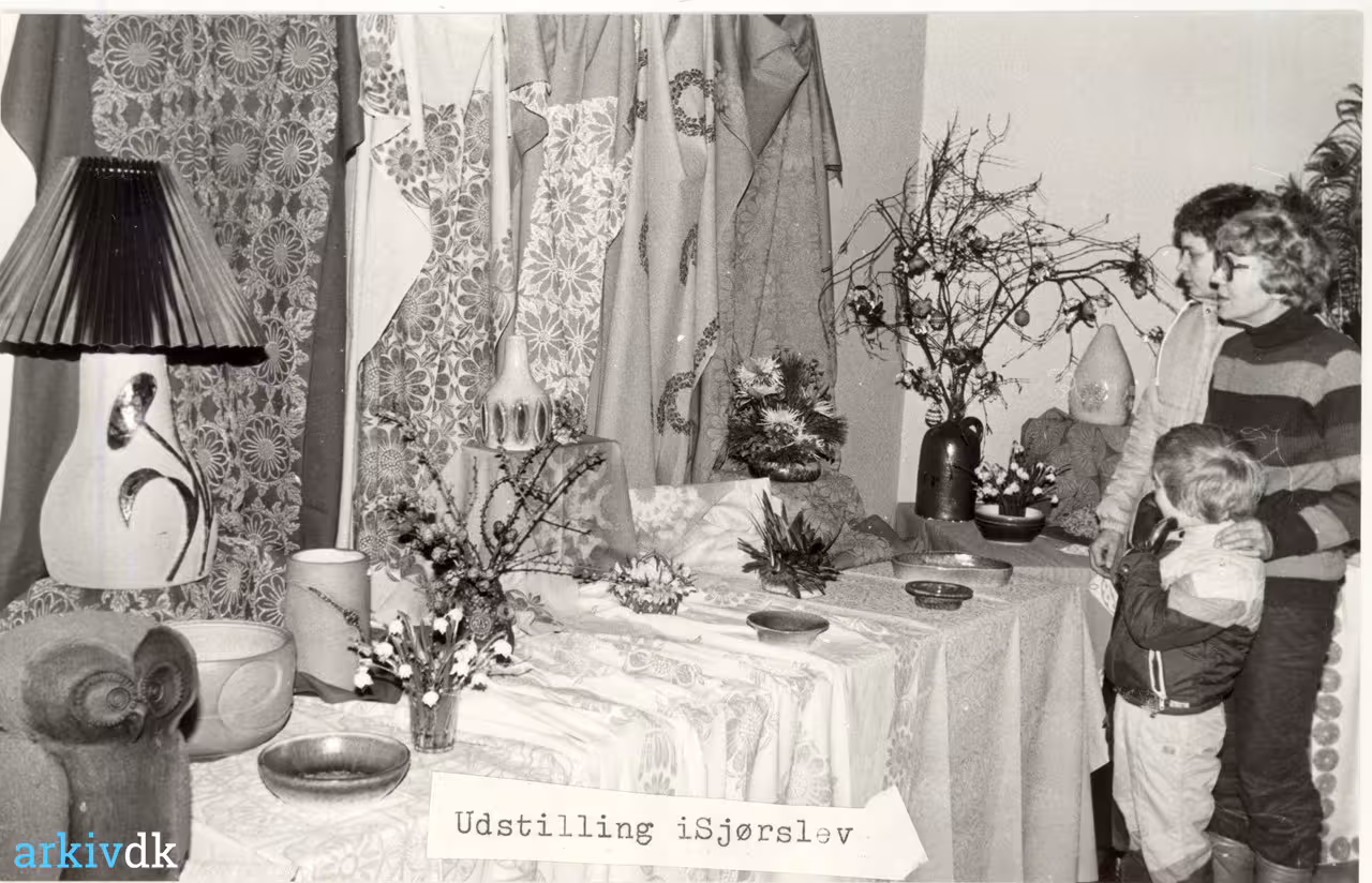 arkiv.dk | Udstilling af husflid i Sjørslev
