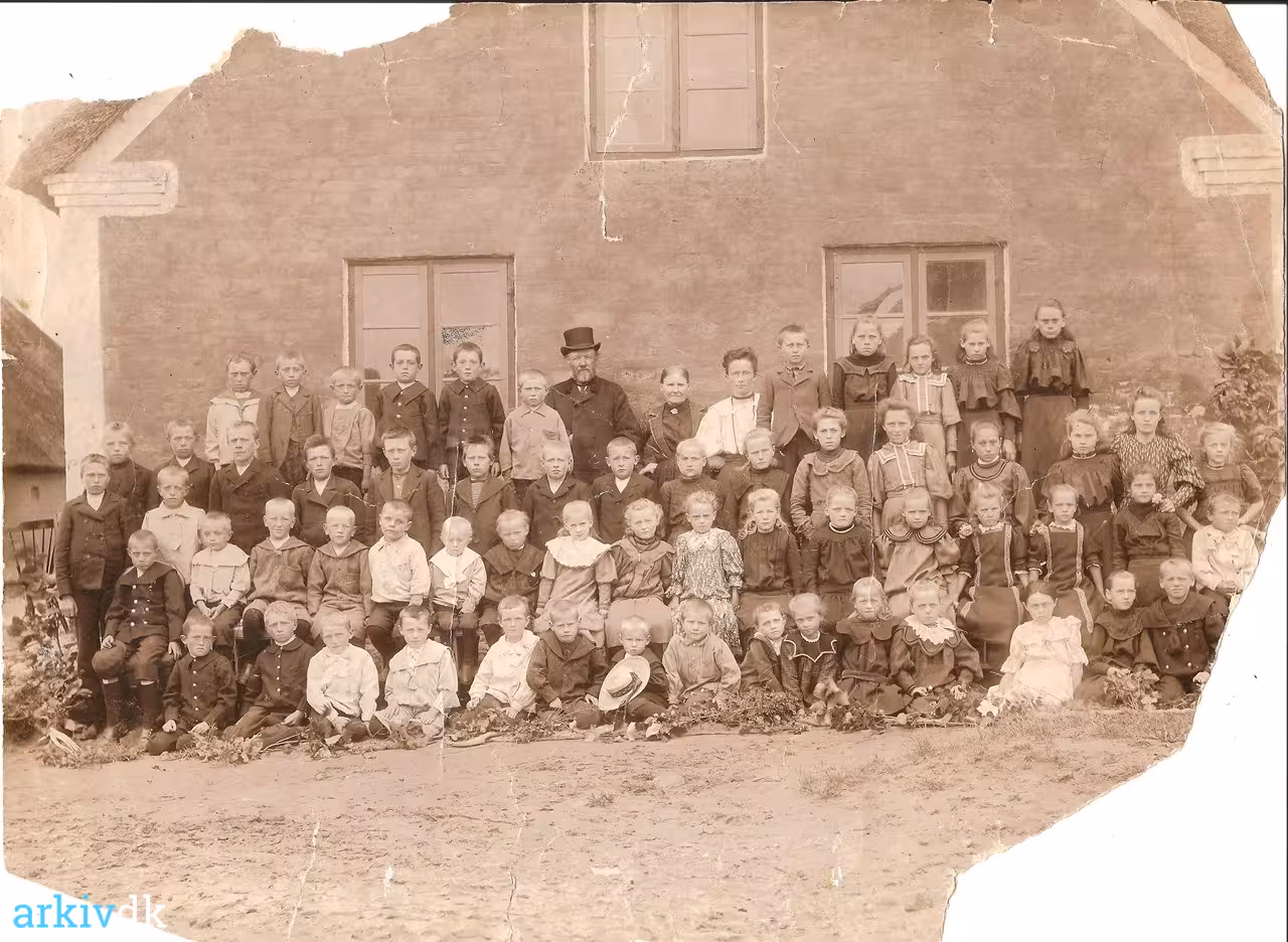 arkiv.dk | Hvilsom skole - skolebilleder 1905 - 1955