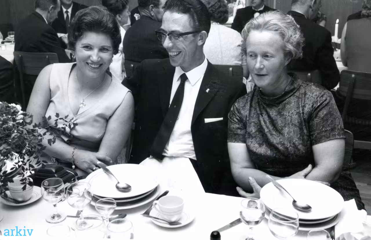 arkiv.dk | Bodil og John Dencker, Mou Tove Christensen, Mølgårde