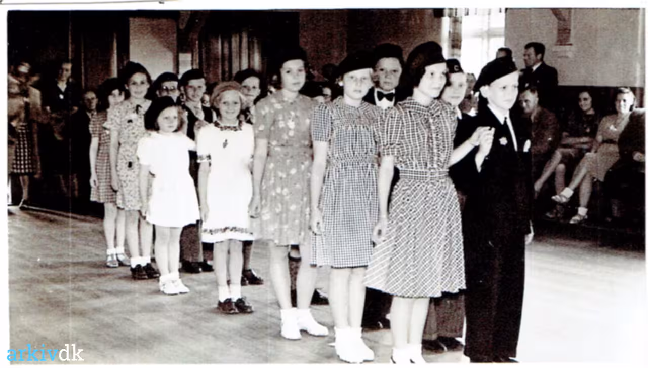 arkiv.dk | Else Holm Kristensen, Betulavej 8, 8361 Hasselager.