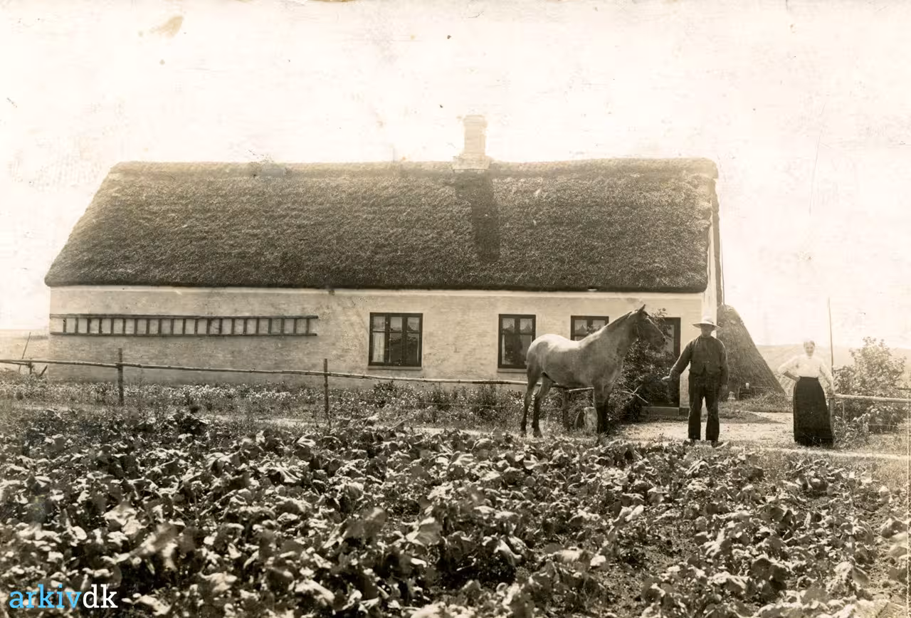 arkiv.dk | Gård på Komdrup mark