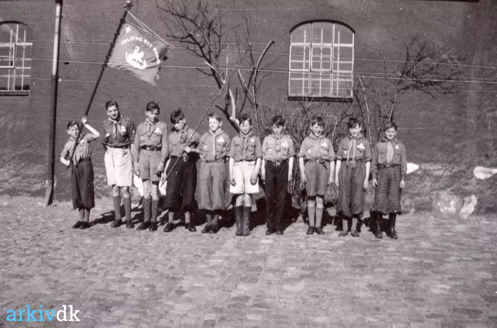 arkiv.dk | Spejder fra Kolding Sct. Georg trop i Staldgården.