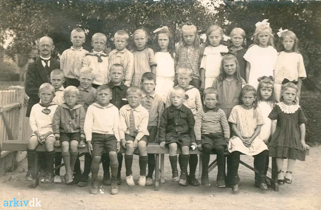 arkiv.dk | Vemmenæs Skole ca. 1924.