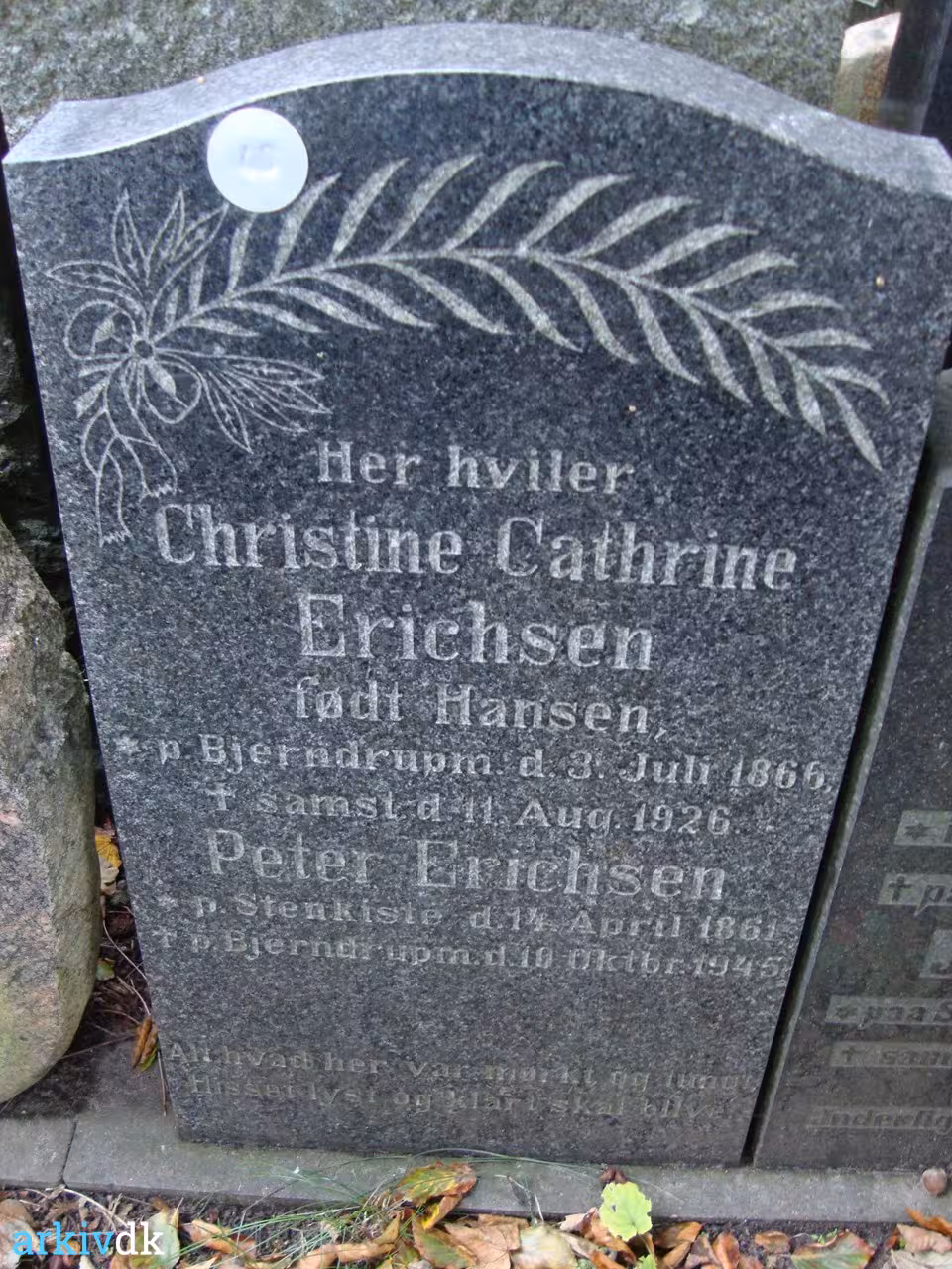 arkiv.dk | Gravsten fra Mindelunden i Kliplev, 6200 Aabenraa. Mindelunden nedlægges i 2022-2023 ...