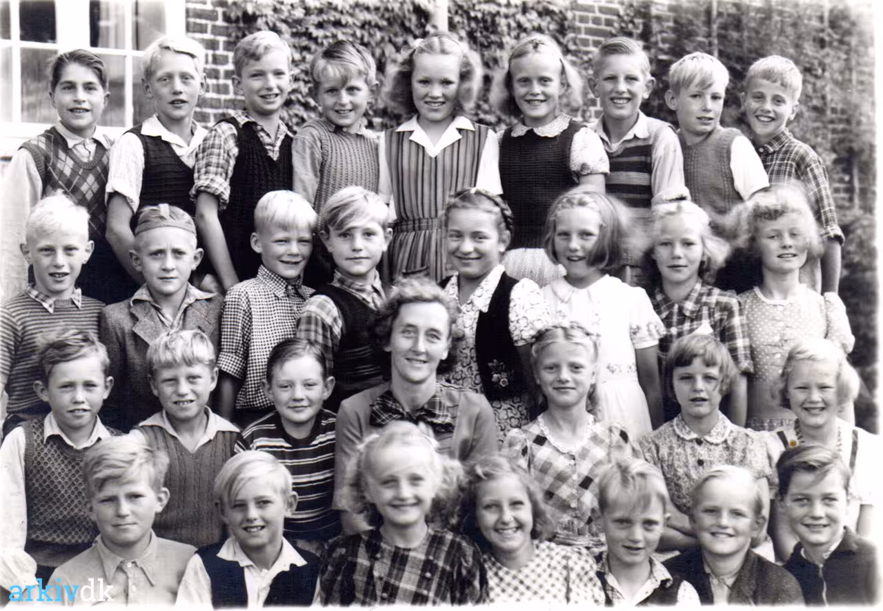 arkiv.dk | 3. klasse, ca. 1949, Rødding Skole