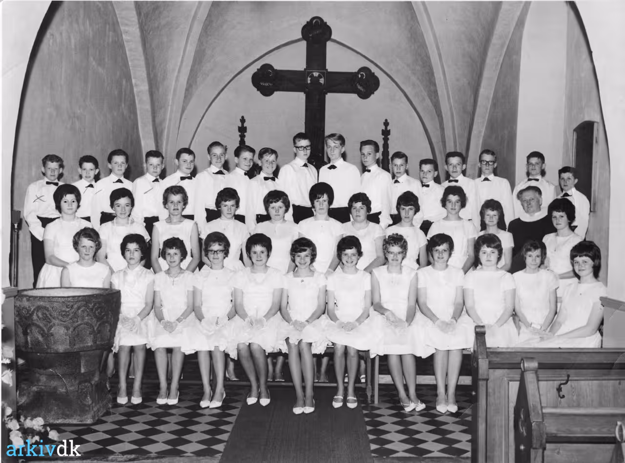 arkiv.dk | Rise kirke konfirmander 1963