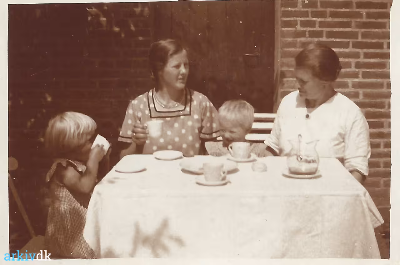 arkiv.dk | Marie Pedersen,Jordemor Agerbæk.