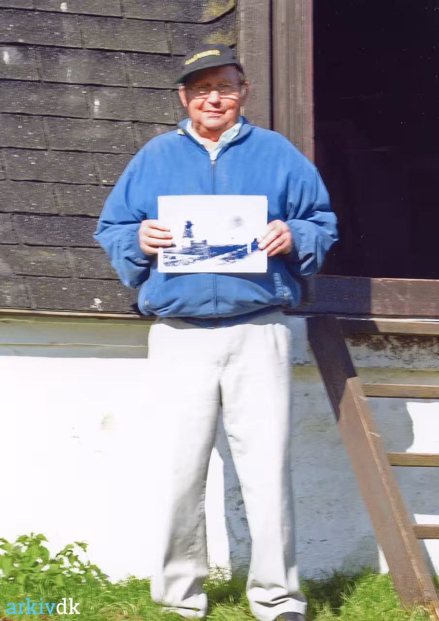 arkiv.dk | Arne Nielsen foran Ulsted Mølle.