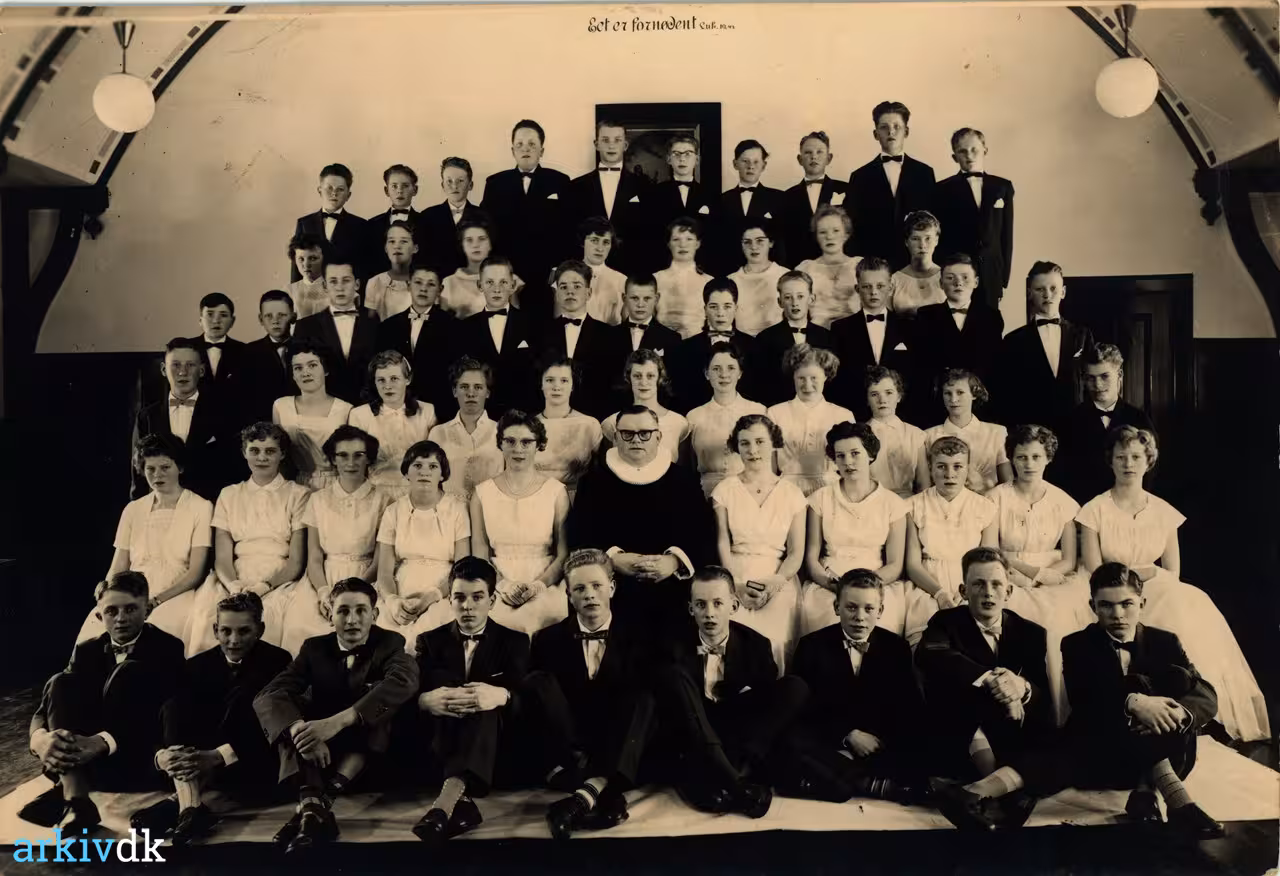 arkiv.dk | Foto af konfirmationshold 1958 Skallebølle og Vissenbjerg skole