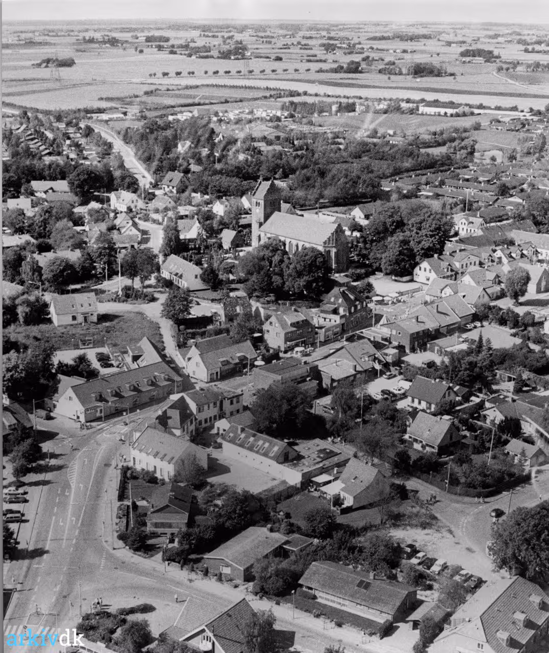 arkiv.dk | Luftfoto af Slangerup set fra sydøst.