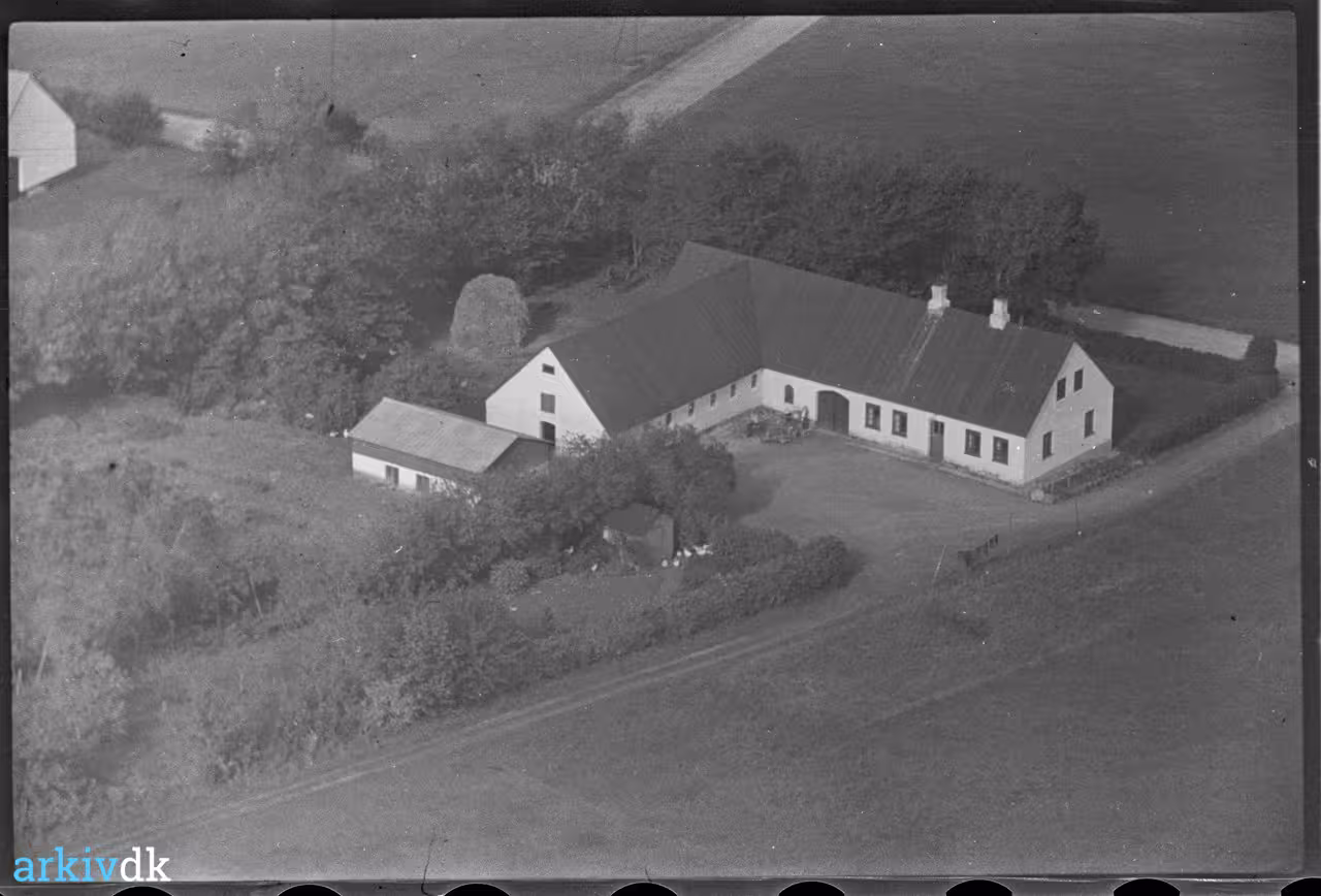 arkiv.dk | Dybdalvej 9, Gudumholm Luftfoto