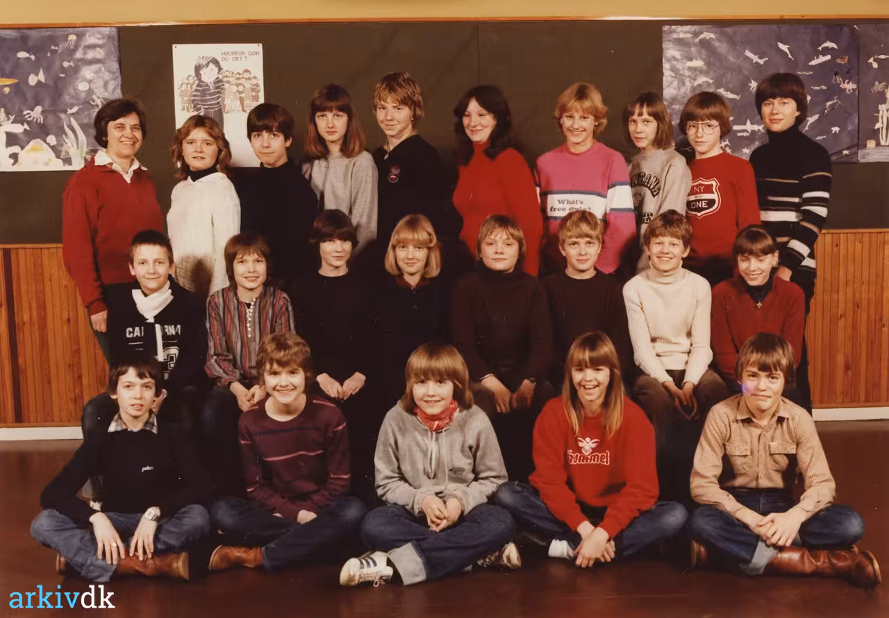 arkiv.dk | Klassefoto 7.b Holme Skole, 1979 - 1980