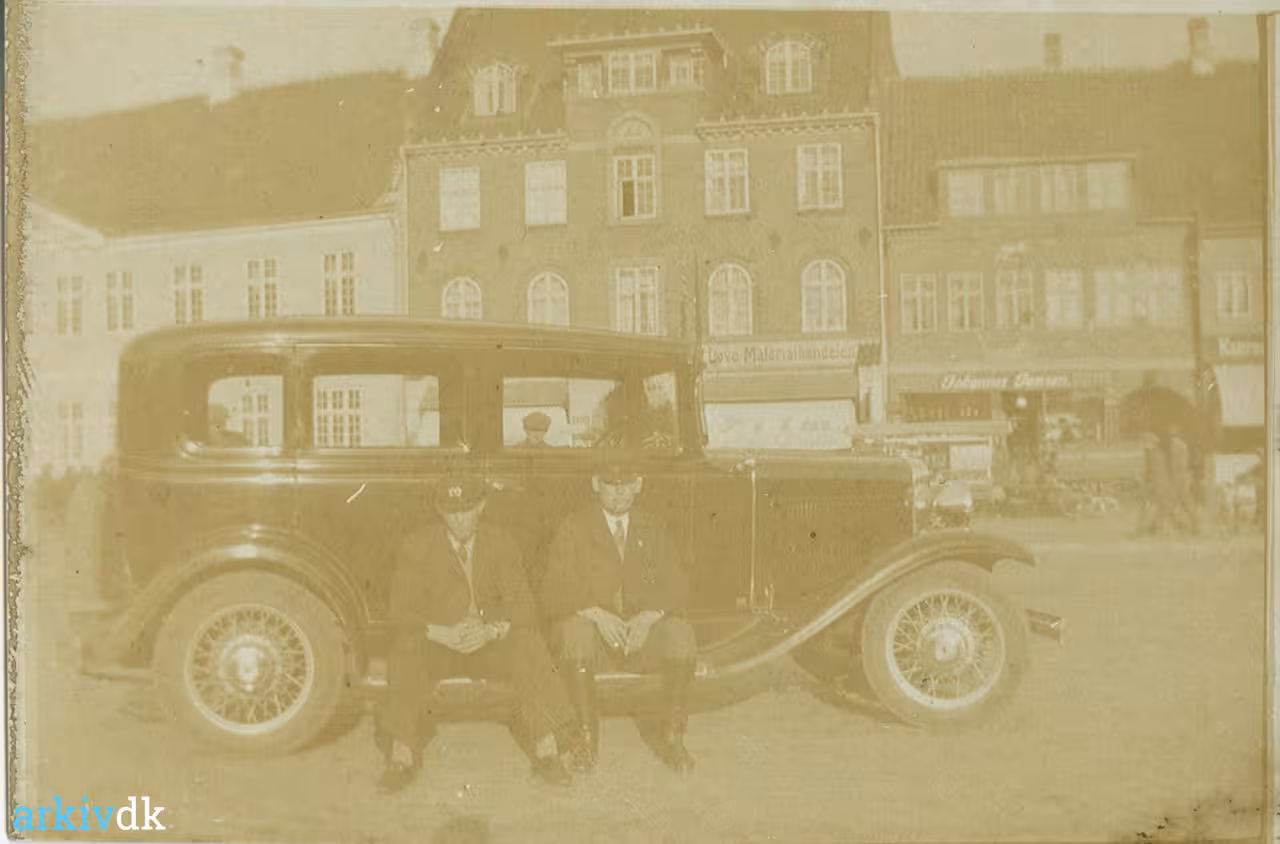 arkiv.dk | Motiver fra Jens PETER Andersens tid som hyrevognschauffør Se B 5043
