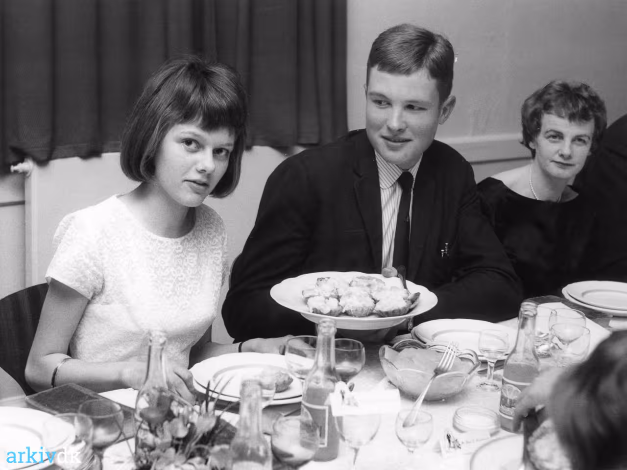 arkiv.dk | Birgitte Andersen, Jørgen Jensen og Barbro Lindquist, år 1964, Gelsted sogn