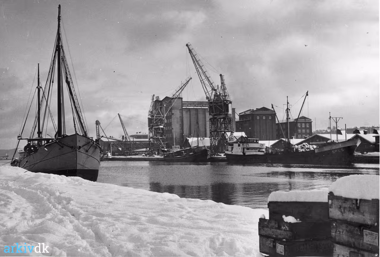 arkiv.dk | Vinter ved Vejle Havn, ca. 1955