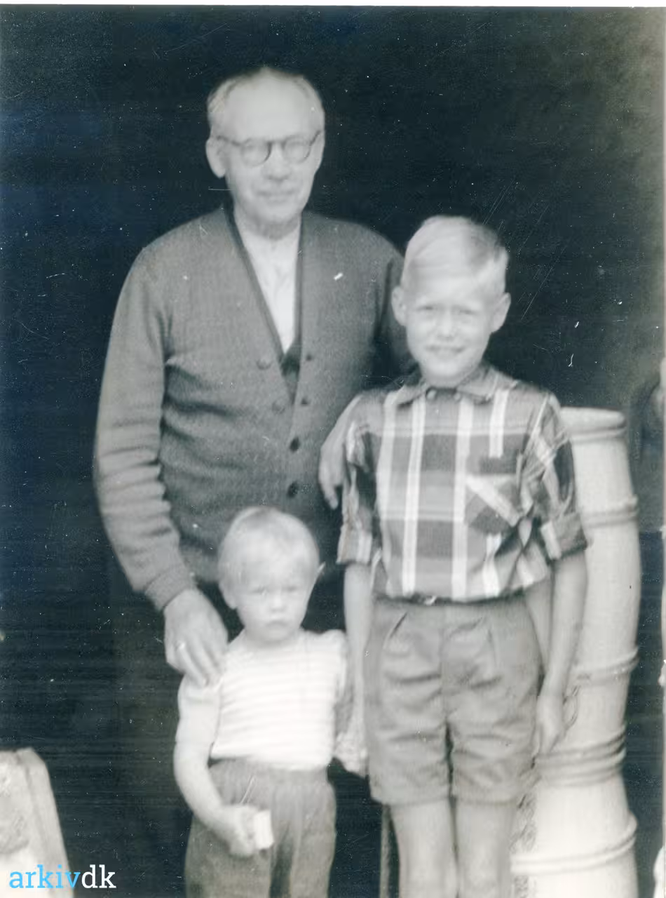 arkiv.dk | Johannes Martin Larsen. Ca. 1961. Bødkermester