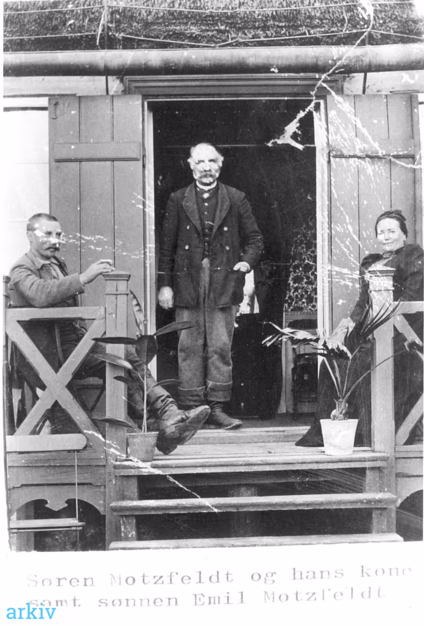 arkiv.dk | Søren Motzfeldt og hans kone samt sønnen Emil Motzfeldt.