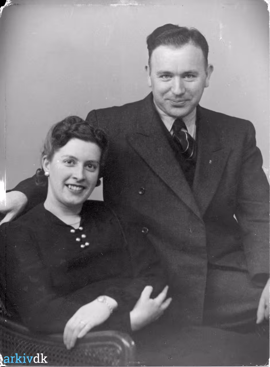 arkiv.dk | Motiv: BILLEDE:KNUD & BODIL WEISE SOM NYGIFTE, KNUD WEISE SENERE