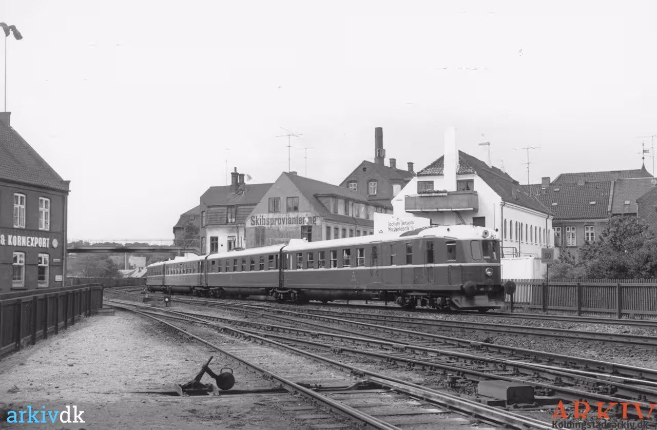 arkiv.dk | Lyntoget "Vesterhavet" ved Kolding Banegård