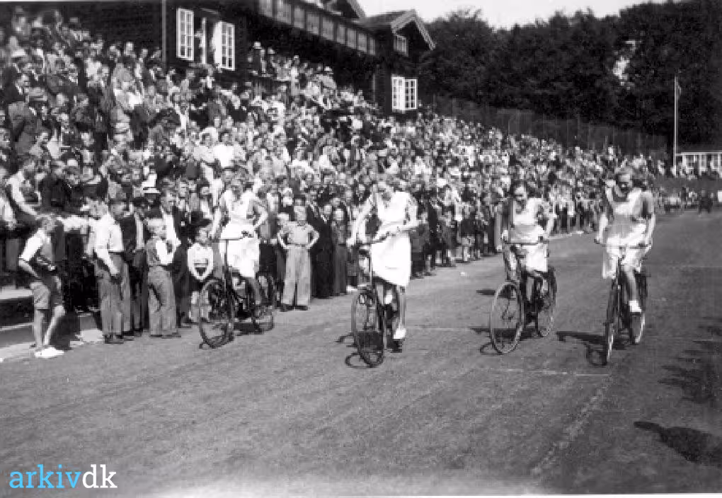 arkiv.dk | Fagenes Fest på Vejle Stadion, 1942