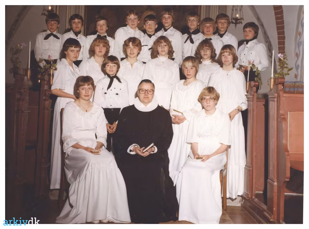 arkiv.dk | Konfirmation Mern Kirke, 1980