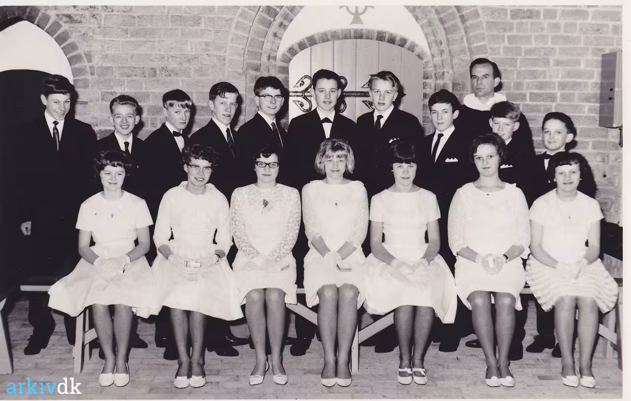 arkiv.dk | Konfirmation Nordby forår 1966.