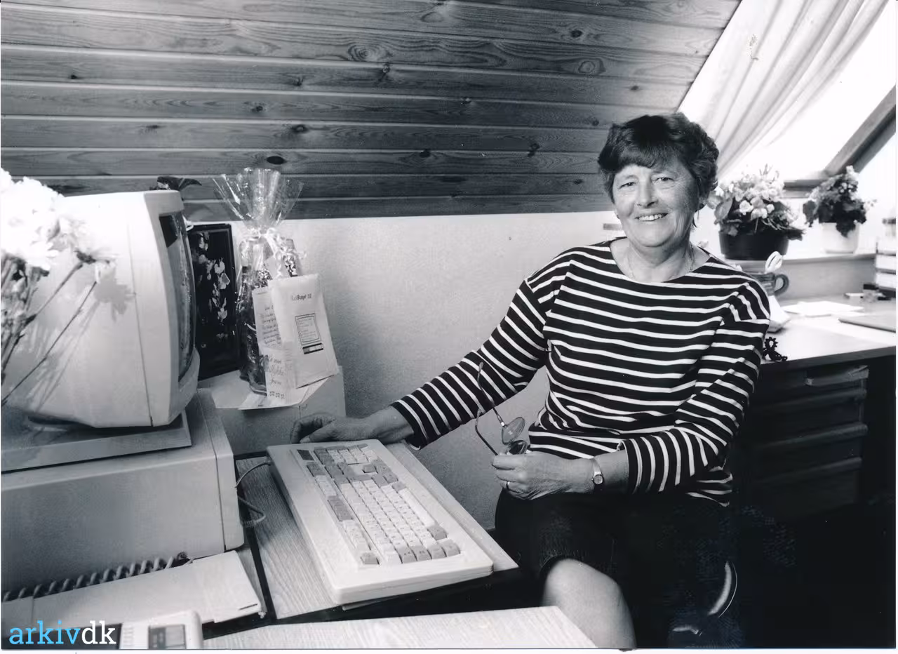 arkiv.dk | Jensen, Lizzie kontor Bønnerup Strand