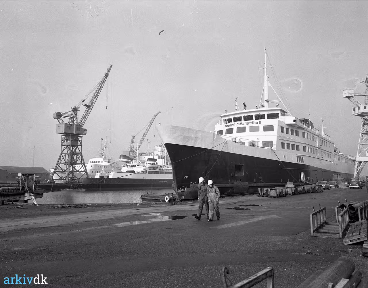 arkiv.dk | Færger ved kaj, Nakskov Skibsværft.