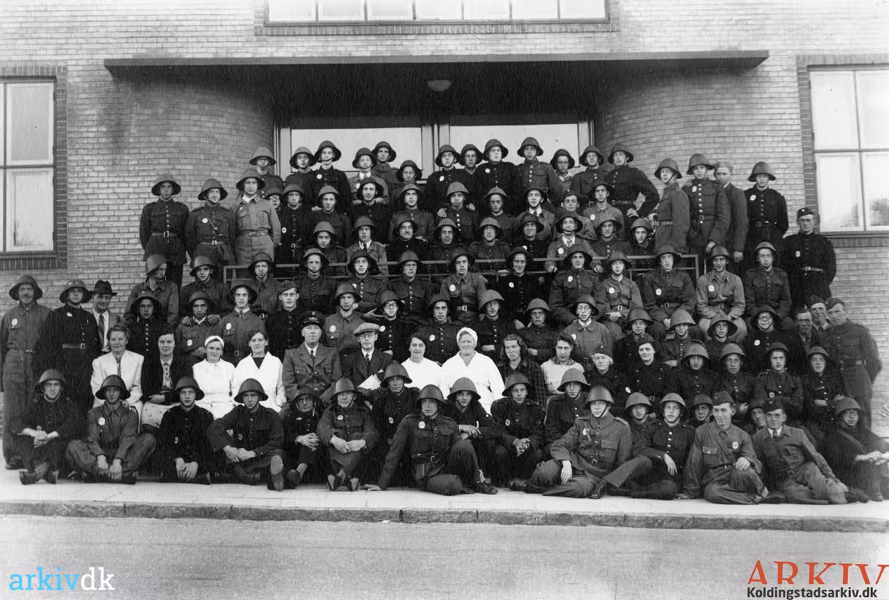 arkiv.dk | Civilforsvaret ved Riis Toft Skole.