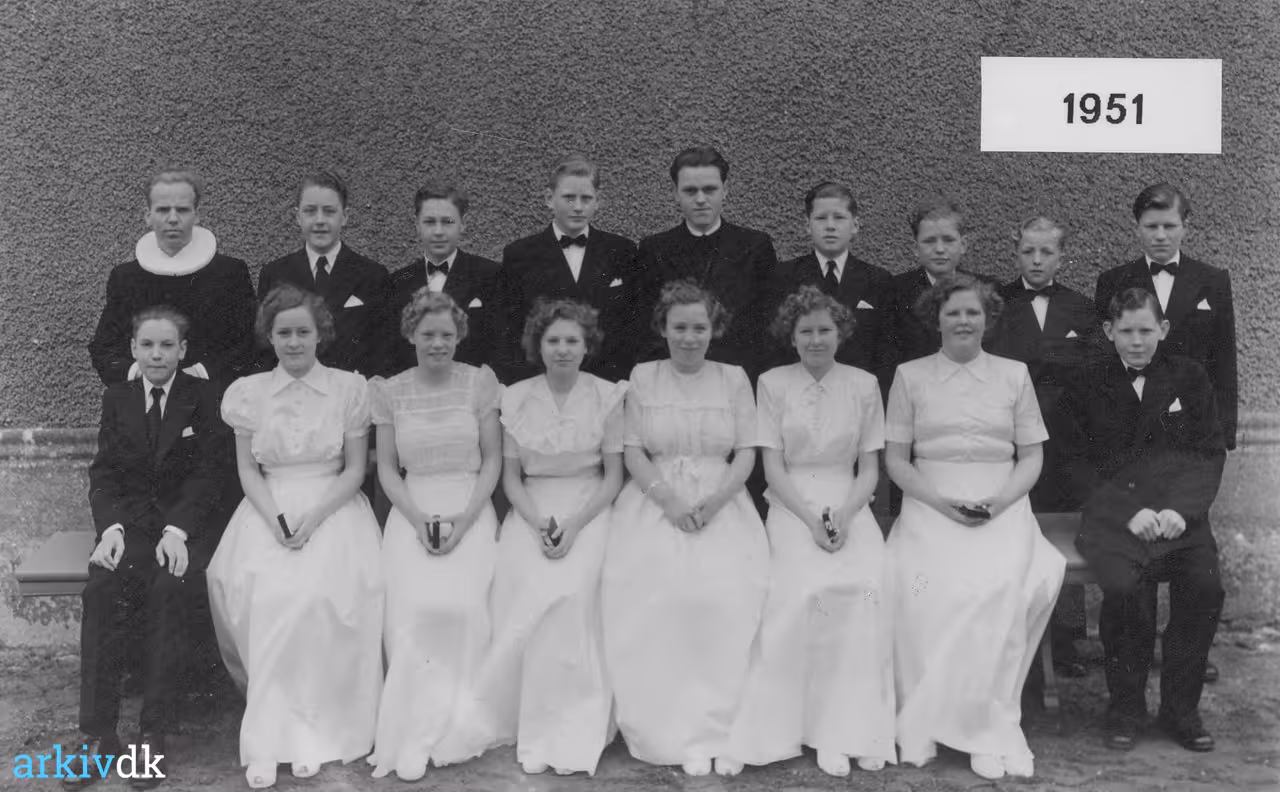 arkiv.dk | Konfirmation, Nr. Nærå kirke, 1951