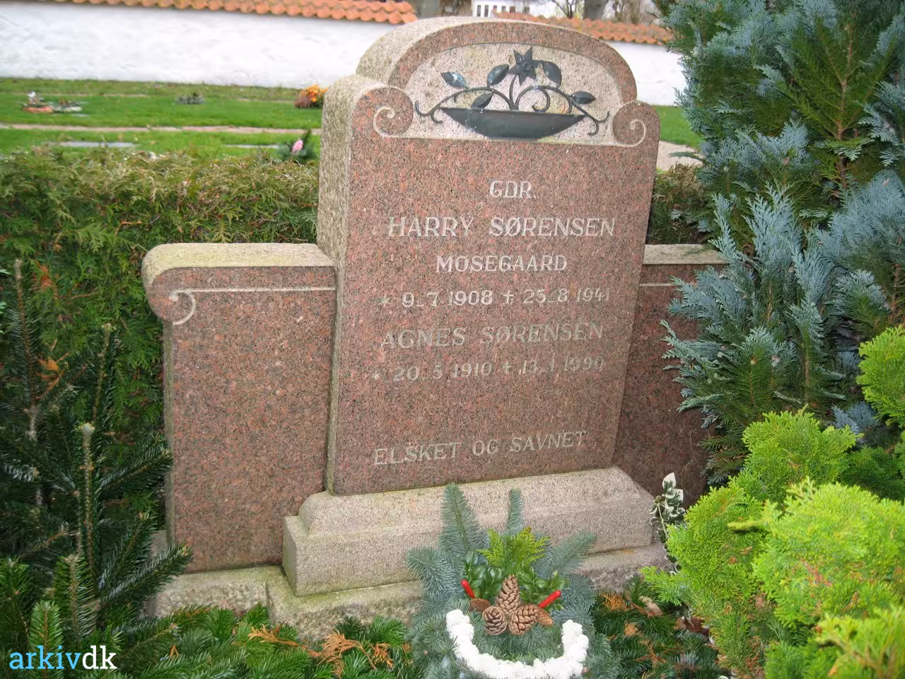 arkiv.dk | Gravsten på Udby kirkegård Jørgen Harry Sørensen Agnes Marie Knudsen