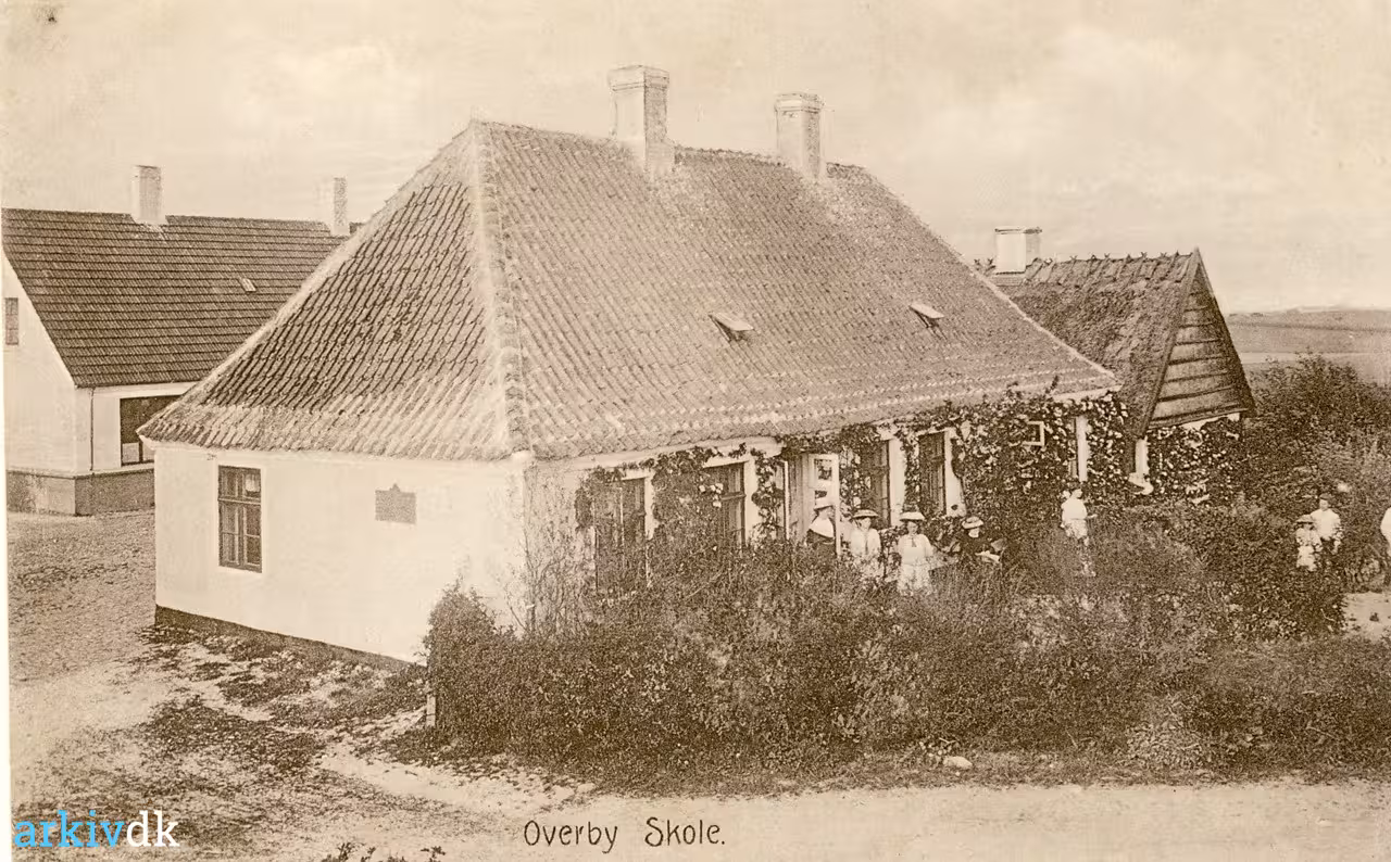 arkiv.dk | Overby Skole i begyndelsen af 1900-tallet