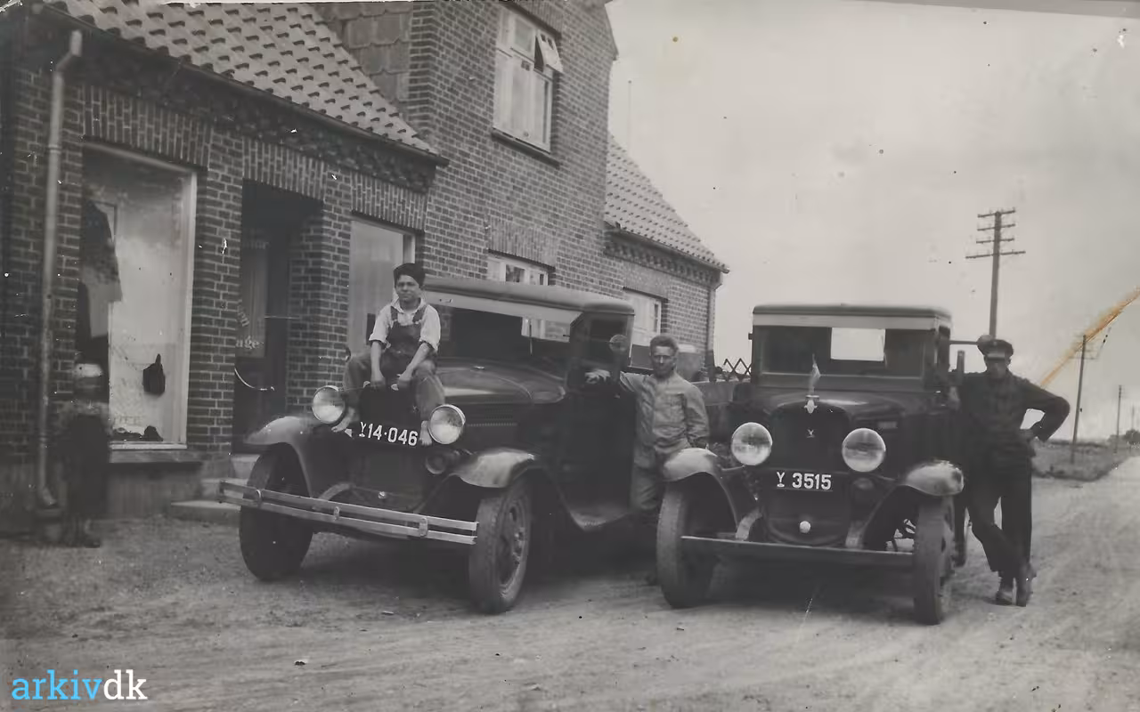 arkiv.dk | Gregers Nielsens vognmands og kørelærerforretning, Korning 1930-1949.