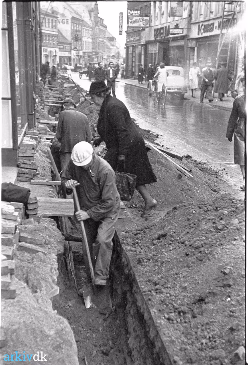 arkiv.dk | Kabelarbejde i Vestergade i 1948.