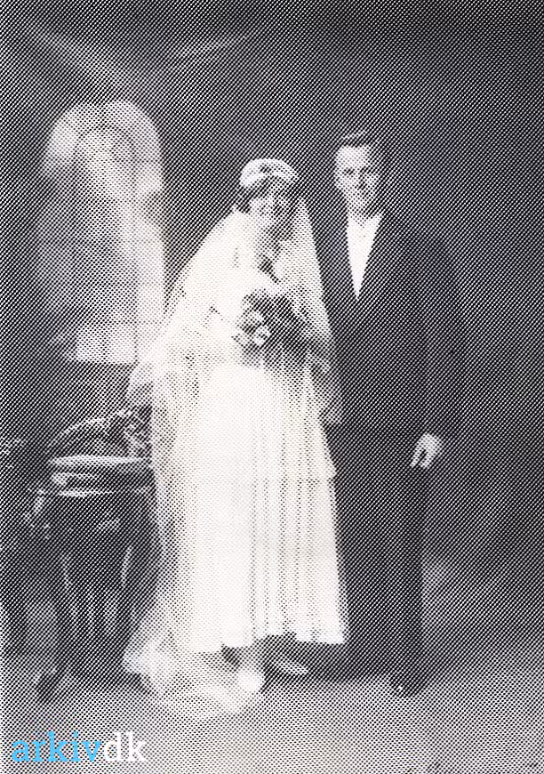 arkiv.dk | Ellen Gyldenvang og Helge Gyldenvang, Byvejen 34, Langå. Bryllup 1932 og guldbryllup ...
