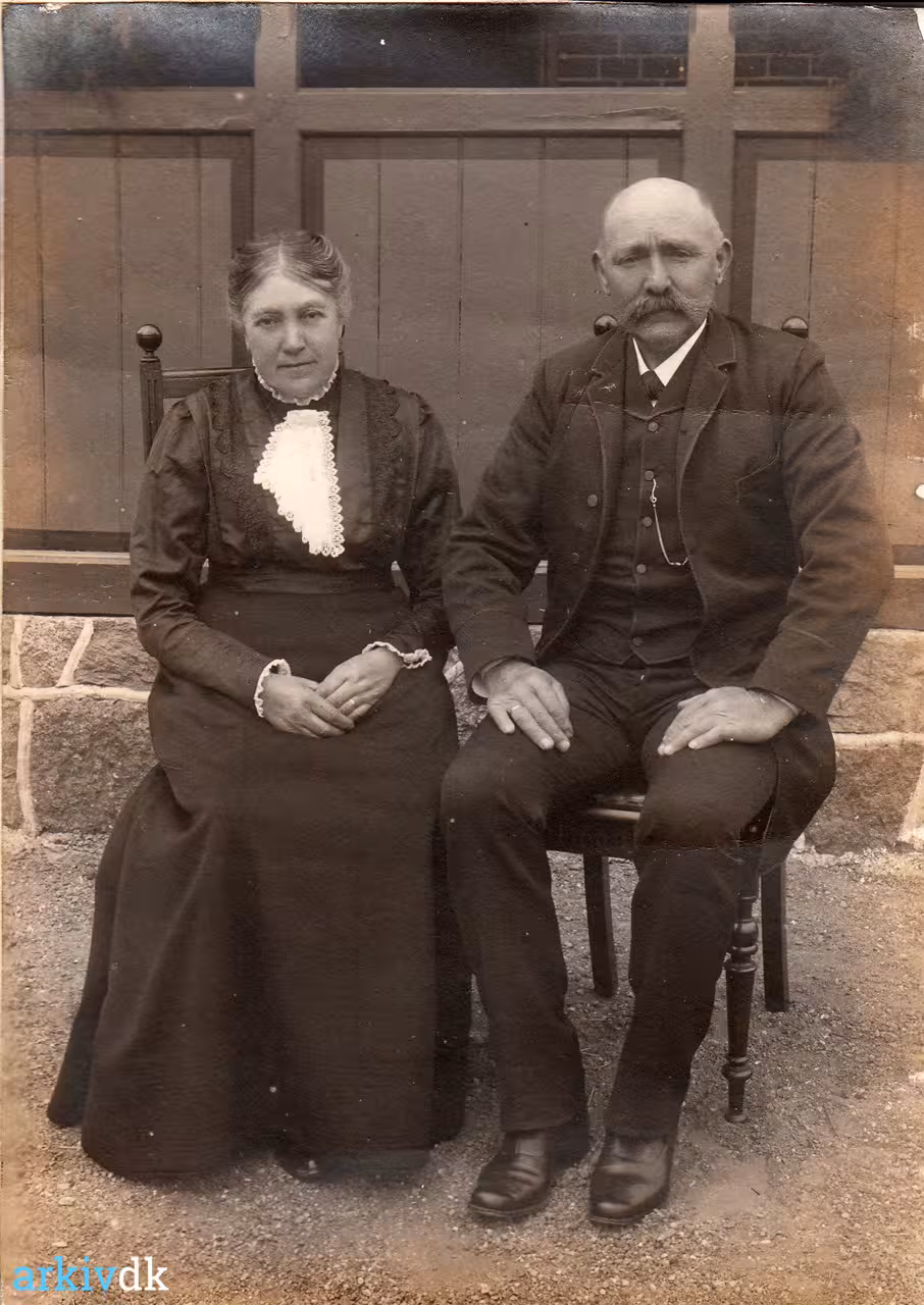 arkiv.dk | Johanne og Niels Peder Nielsen, Stensgård, Bregnør