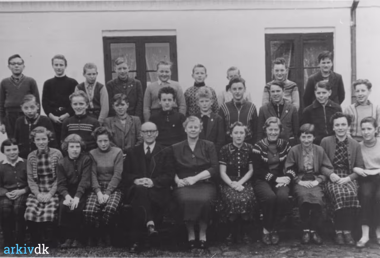 arkiv.dk | Konfirmandhold, Aaby, forår 1957