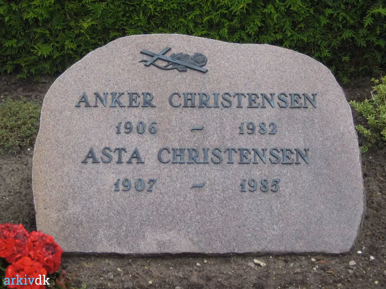 arkiv.dk | Frejlev Kirke - gravsten/gravminder