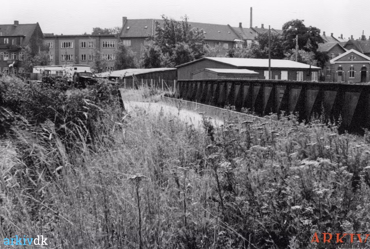 arkiv.dk | Kolding Sydbaners gamle jernbanebro over åen ved Riberdyb.