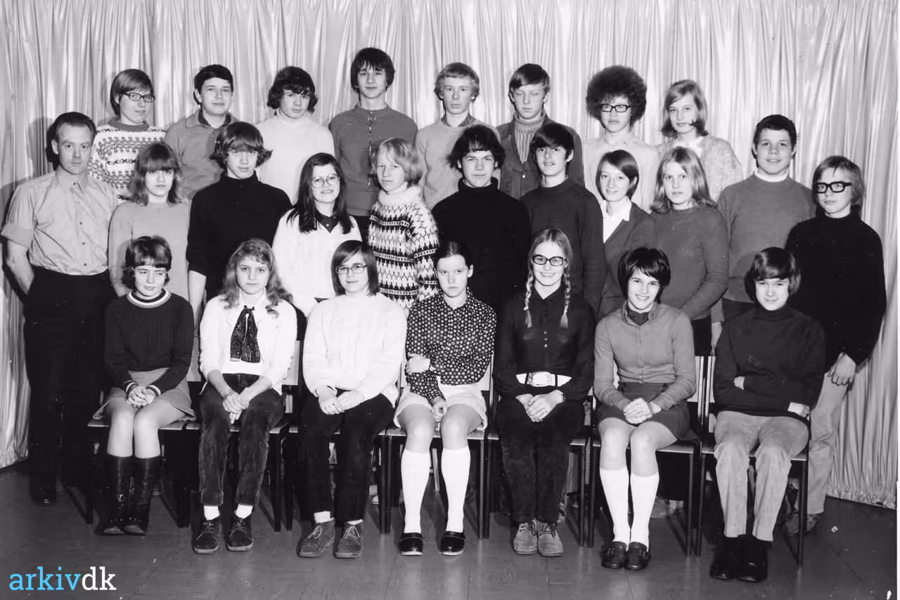 arkiv.dk | Stensved Skole, klassebillede, muligvis 1. real