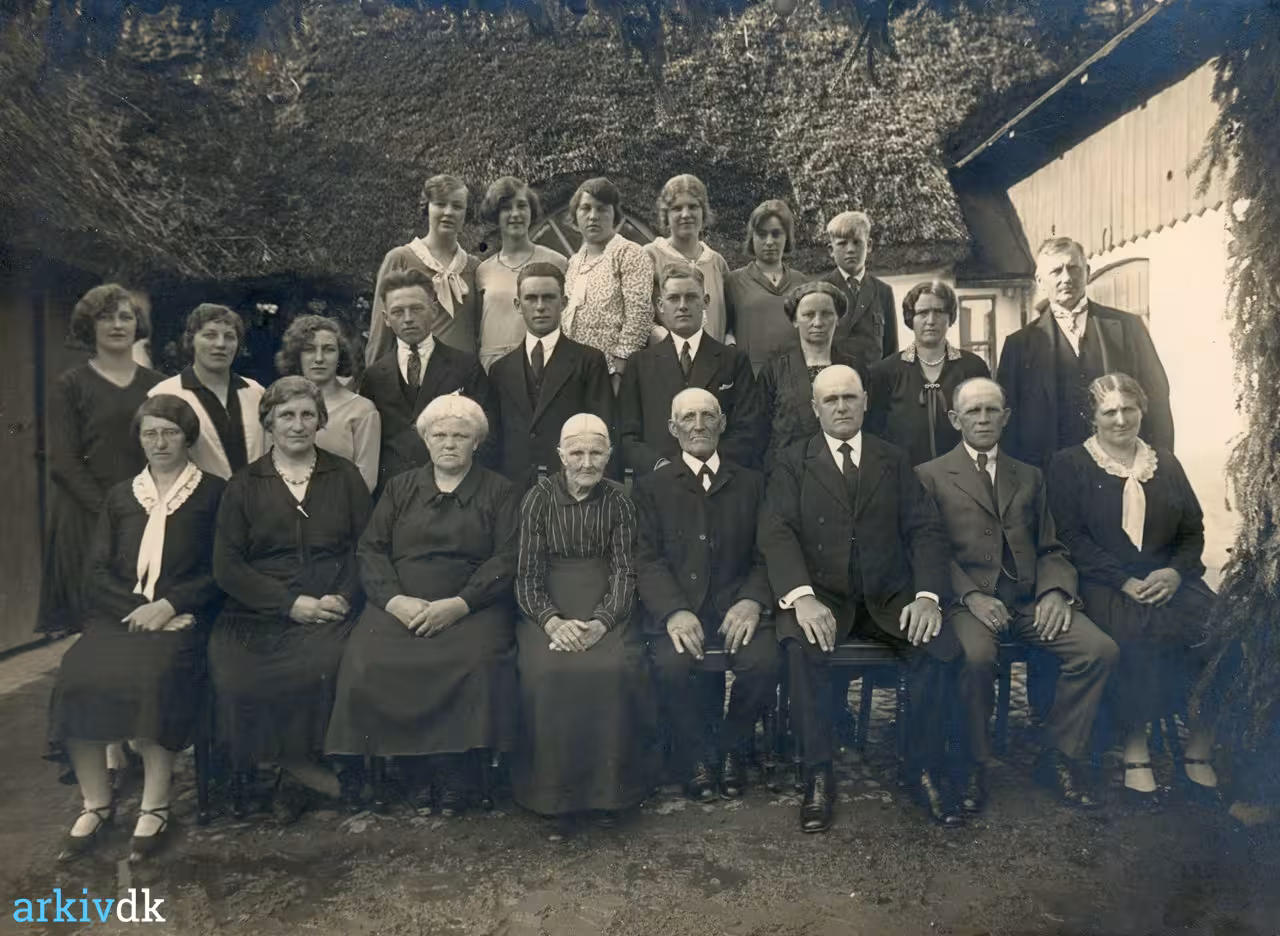 arkiv.dk | Rasmus og Karen Knudsen med familie.