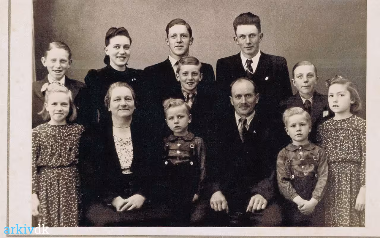 arkiv.dk | Laurits og Agathe Jensen og børn