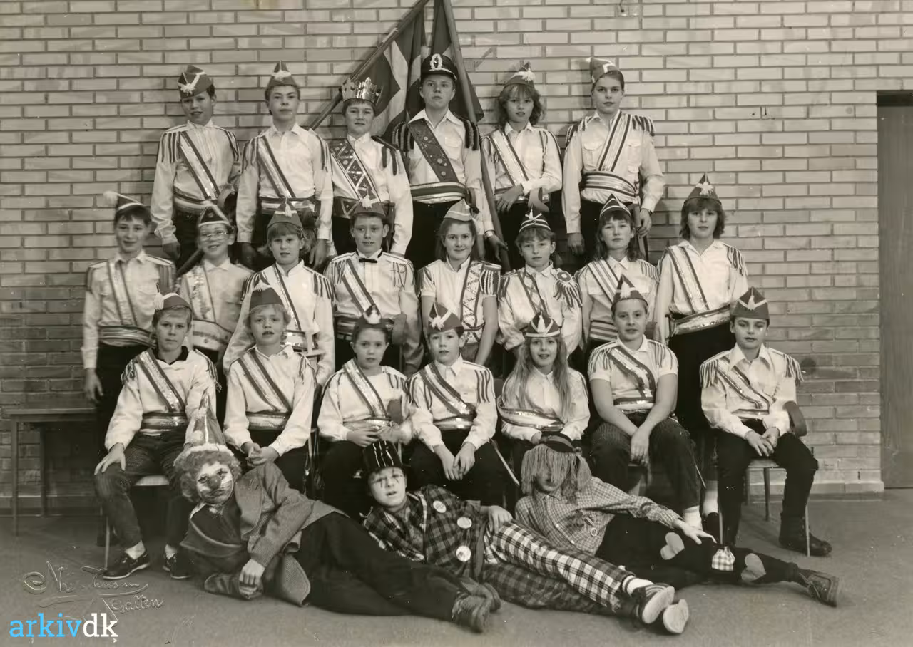 arkiv.dk | Fastelavnssoldater, Galten 1987