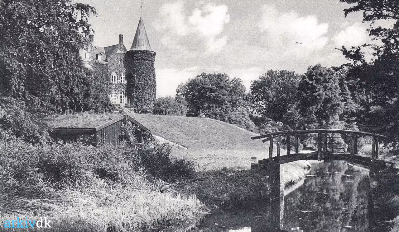 arkiv.dk | Knuthenborg Gods - hovedbygningen